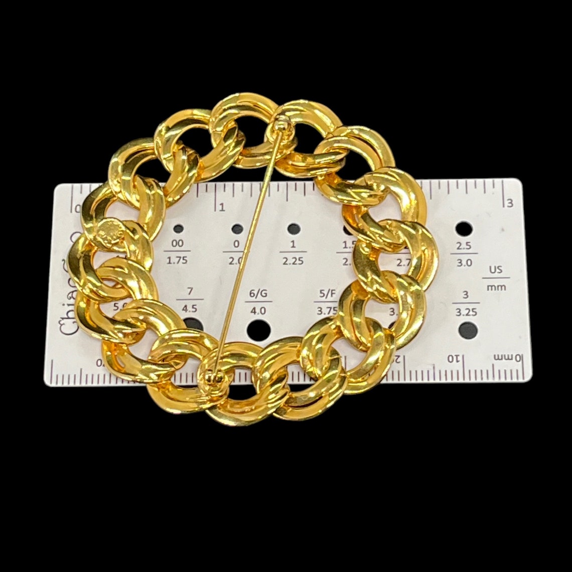 VINTAGE | Signed MONET Gold Plated Circle Pin Brooch | Cuban Link Style ...
