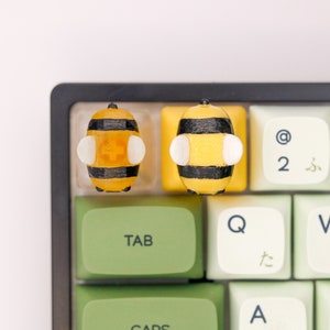 Cute Bee Keycap - 3D Printed Artisan Cherry MX XDA Keyboard Accessory ...
