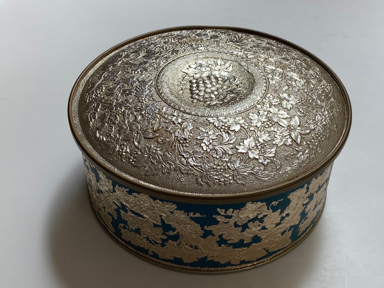 Vintage guildcraft fruitcake tin | Etsy