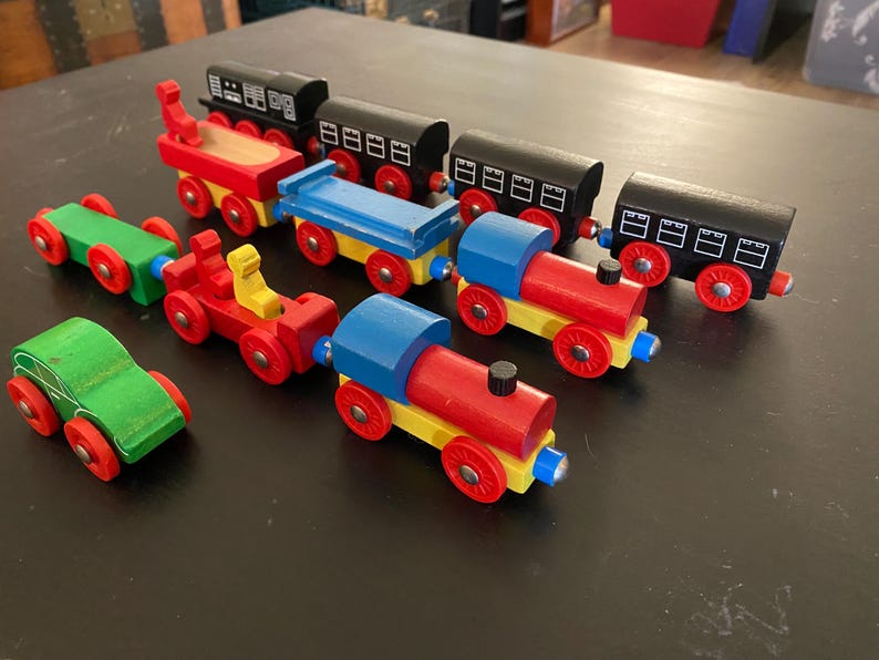 Lot of 10 Lilian Vernon Wooden Magnetic Train Cars Plus a Little Green ...