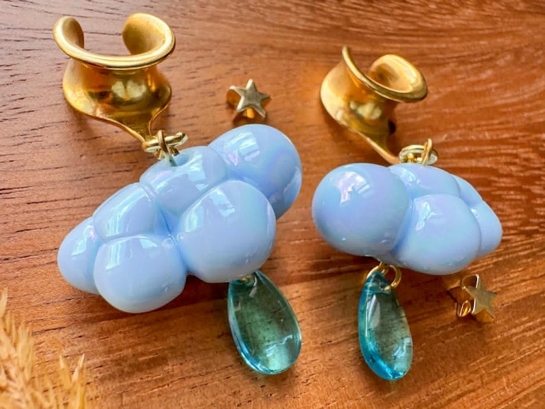 2g (6mm) - 1 3/16 (30mm) Baby Blue & Gold Iridescent Raincloud Saddles ...