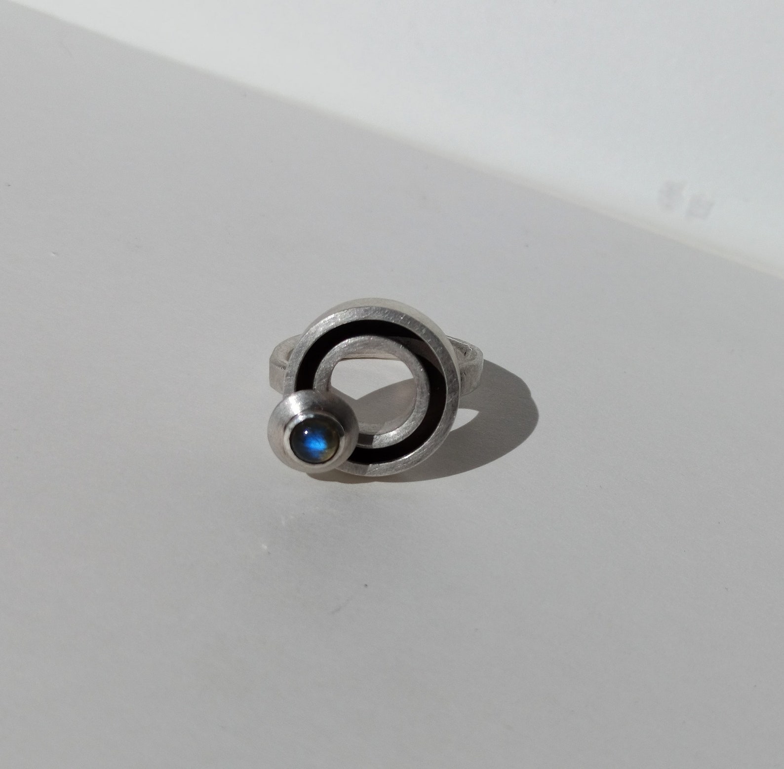 Kinetic UFO Ring - Etsy