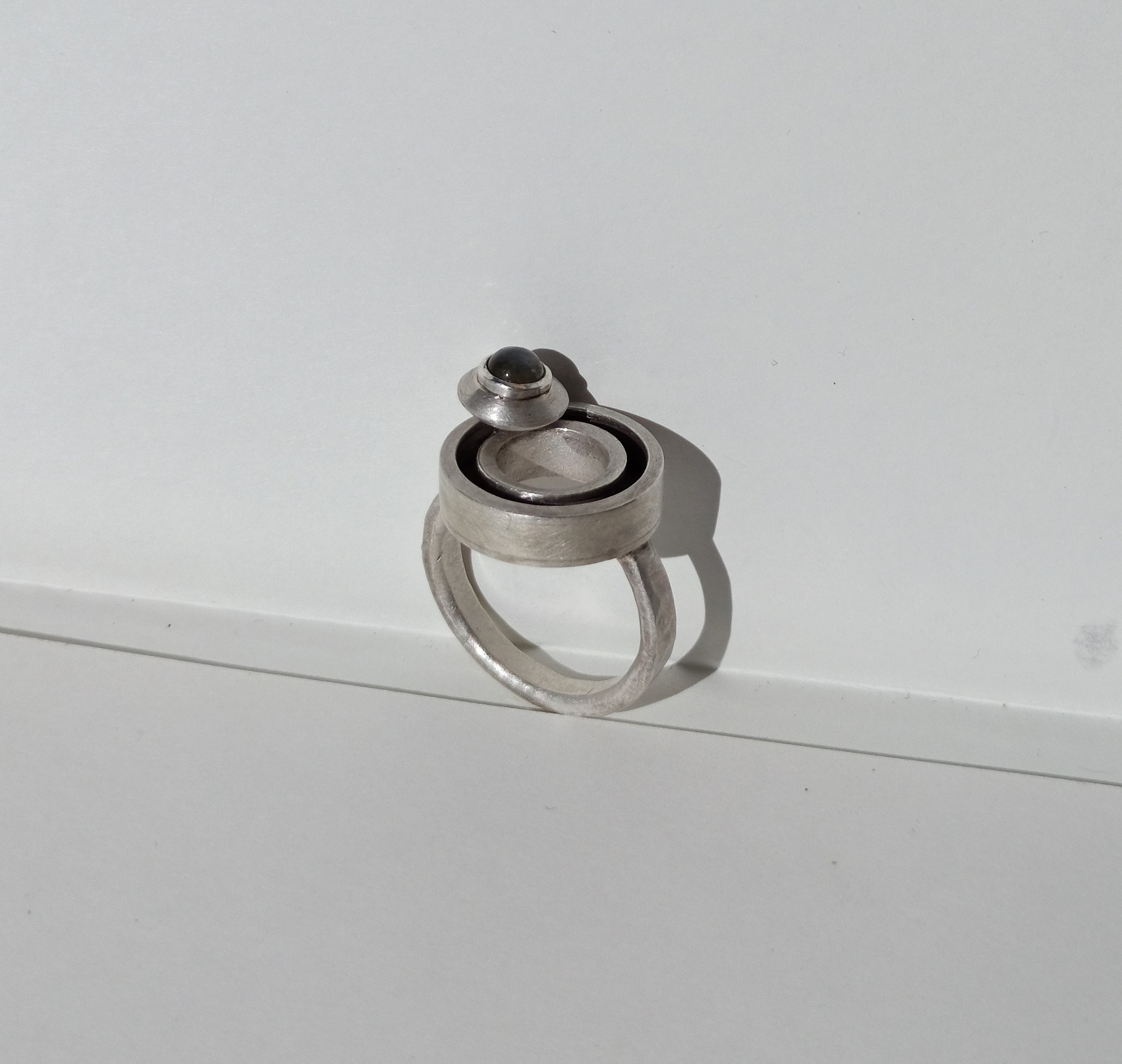 Kinetic UFO Ring - Etsy