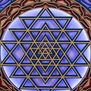 Sri Yantra Mandala LED Lamp, Sacred Geometry Art, Eye-catching Wall ...