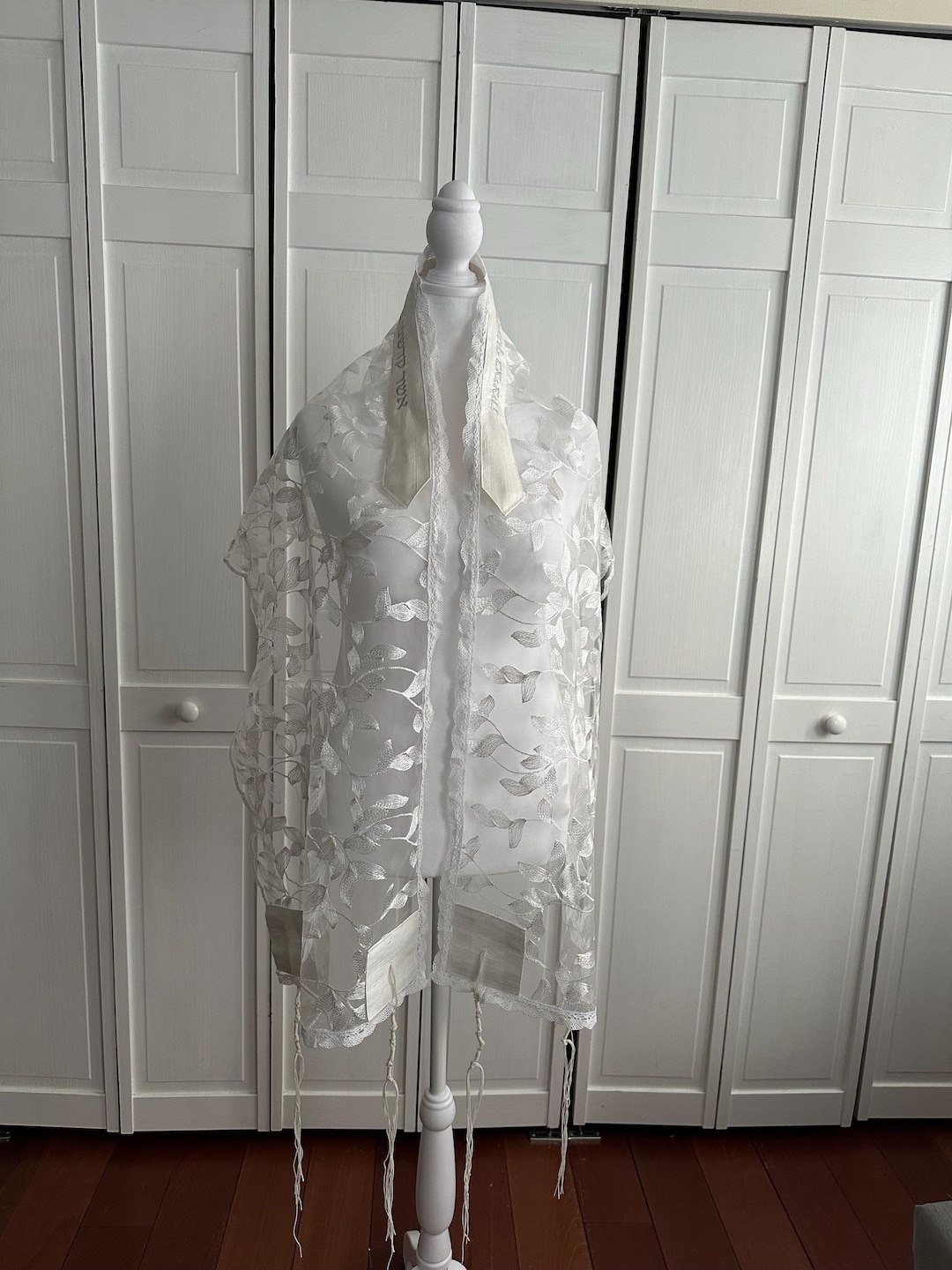 Embroidered Leaf Tallit Prayer Shawl - Sheer White Lace Trim - Etsy