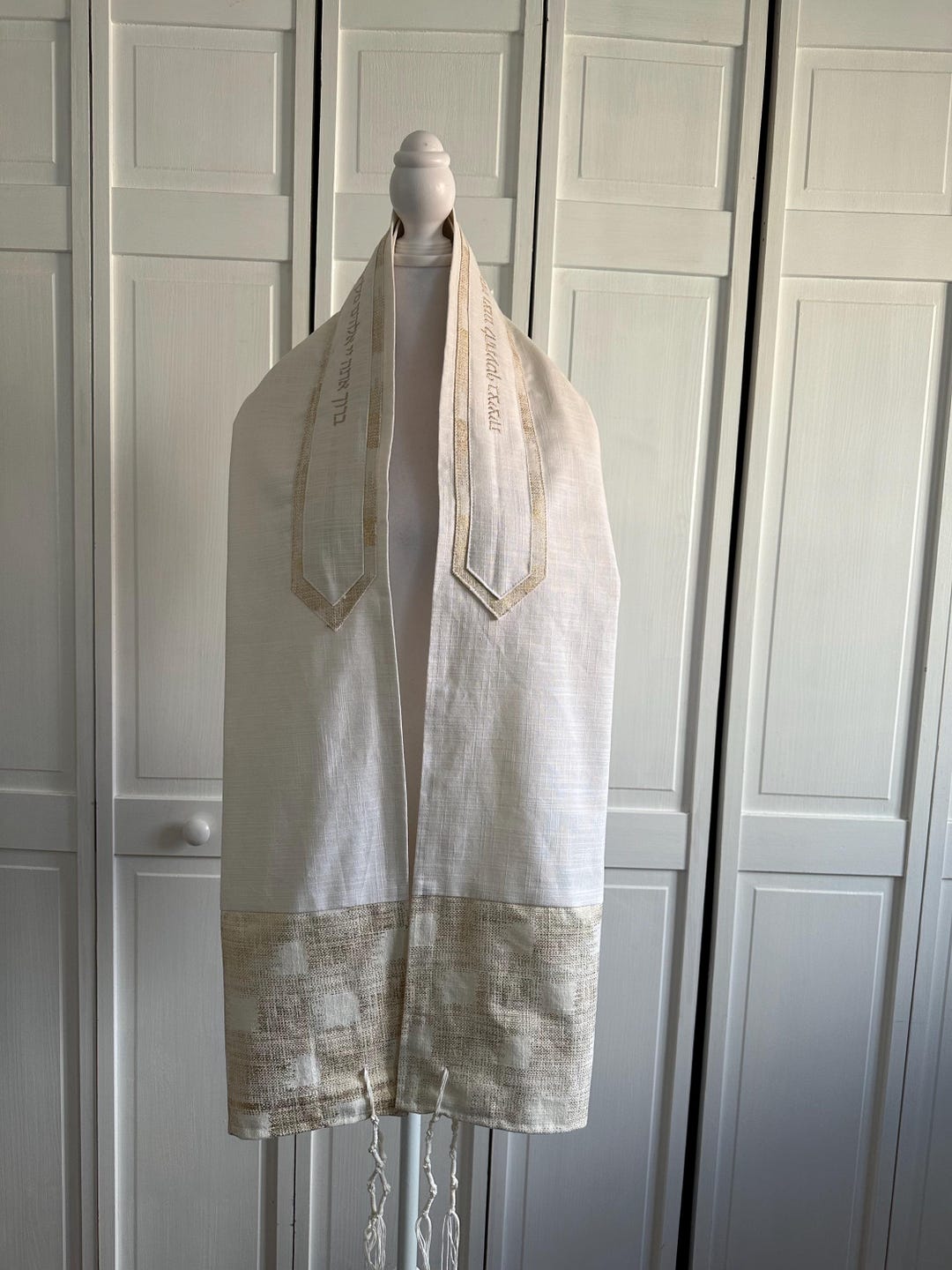 Ivory and Gold Linen Tallit With a Matching Bag. Elegant Prayer Shawl ...