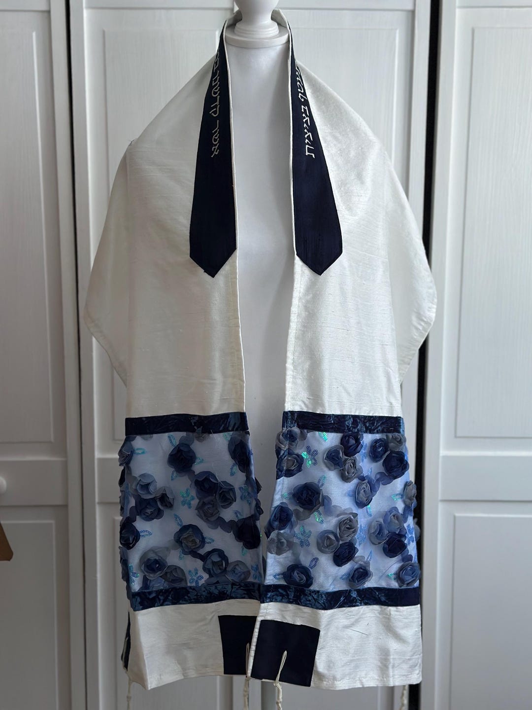 Blue Gray Dimensional Flowers Sparkly Silk Tallit With a Tallit Bag ...