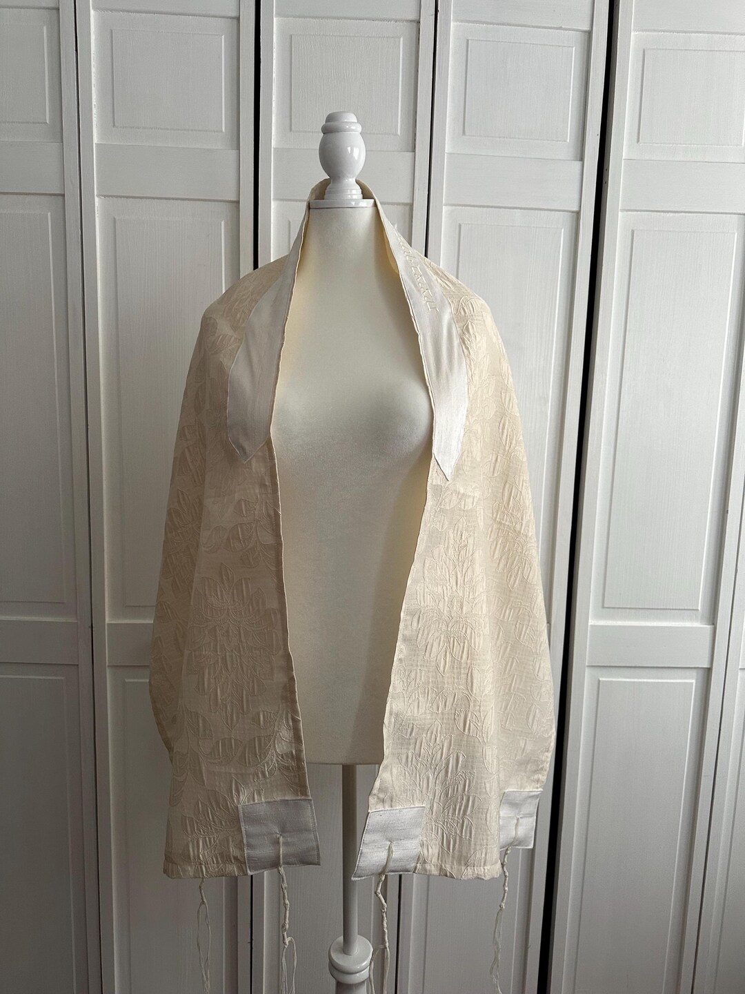 Cream Damask Jacquard Tallit, Jewish Prayer Shawl With White Corners ...