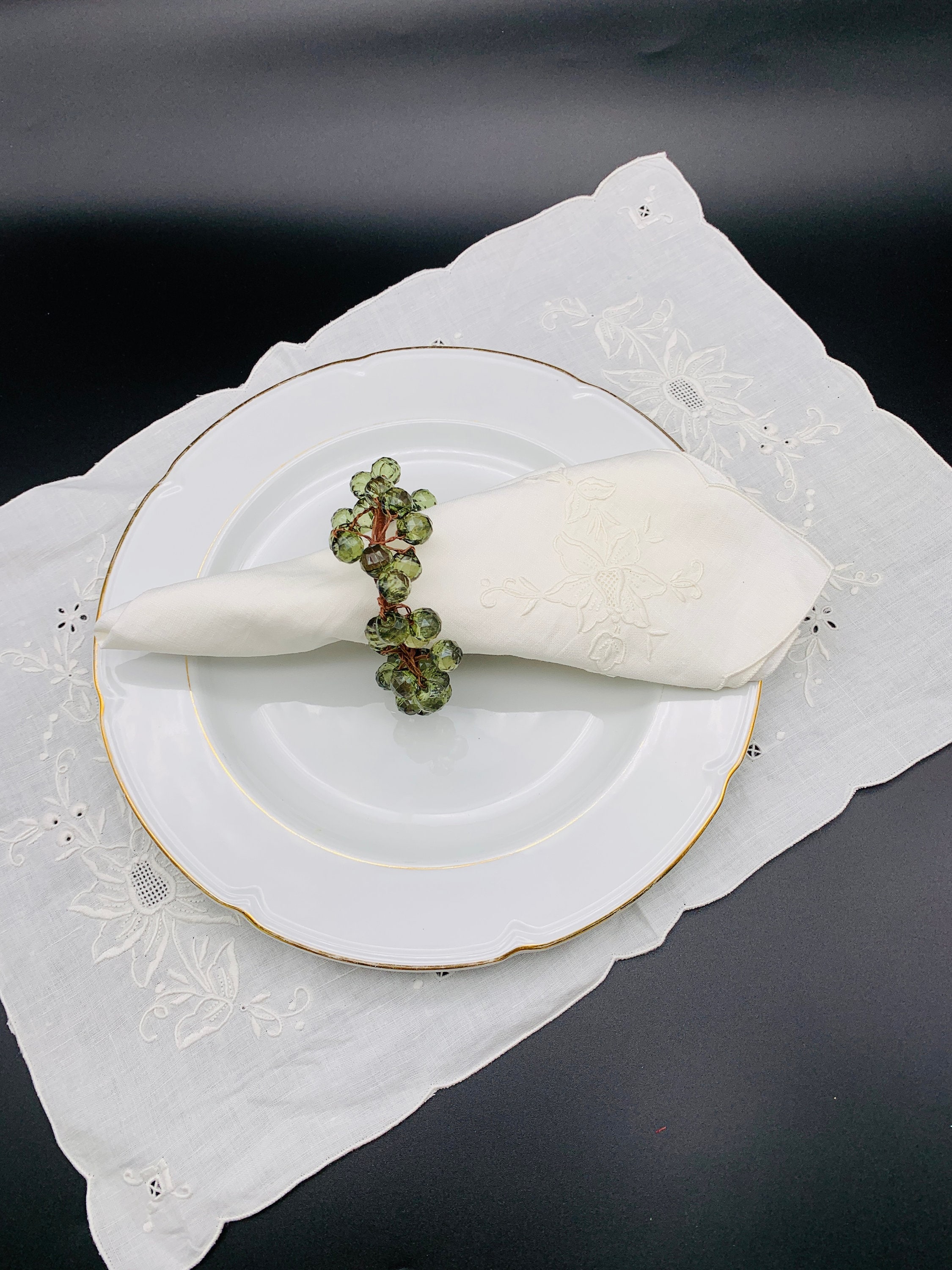 6 napkin rings/napkins/table mats Green crystal napkin rings | Etsy