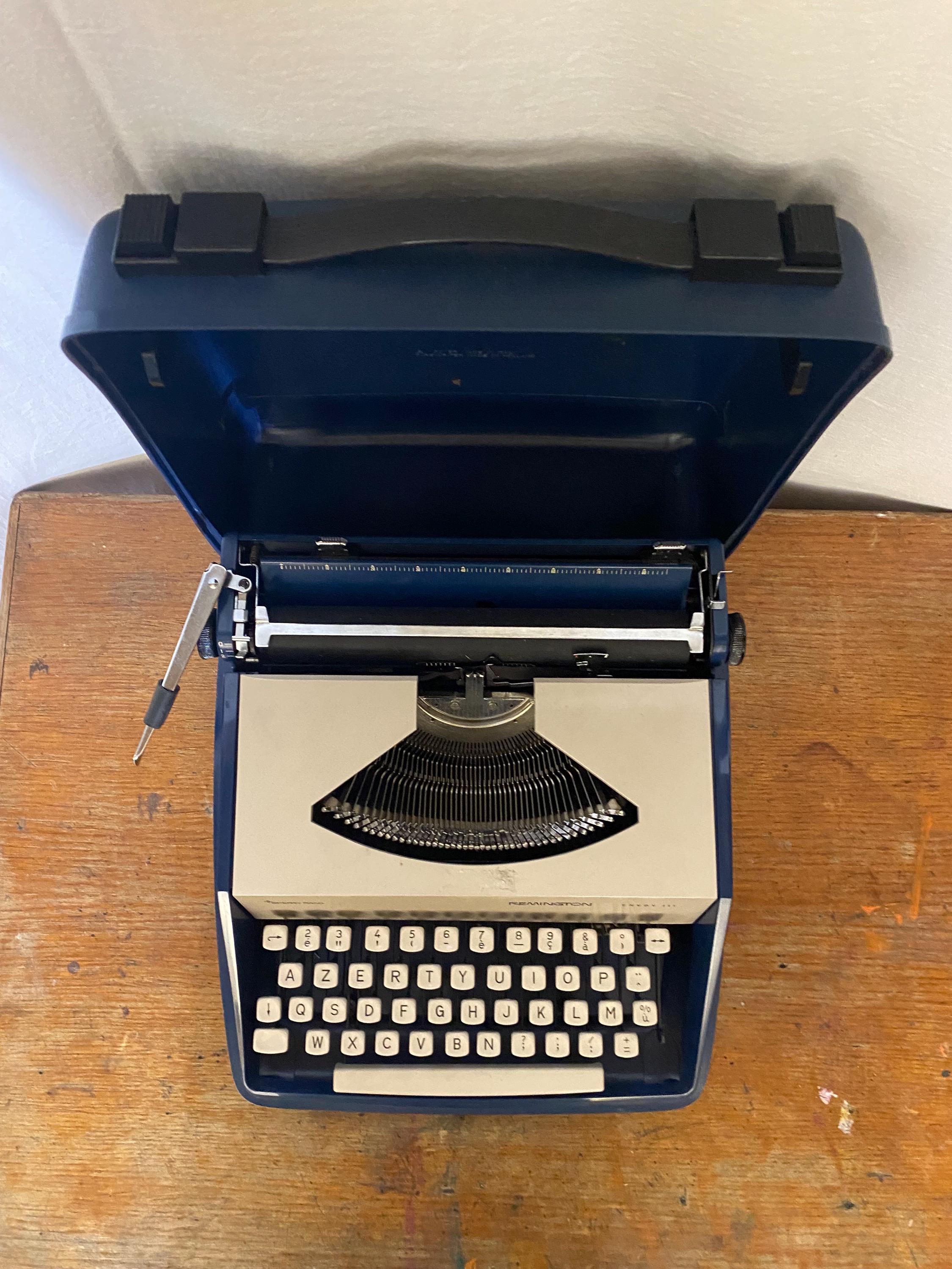 Antique REMINGTON Envoy III Blue Typewriter + Vintage Case #C707 - Etsy