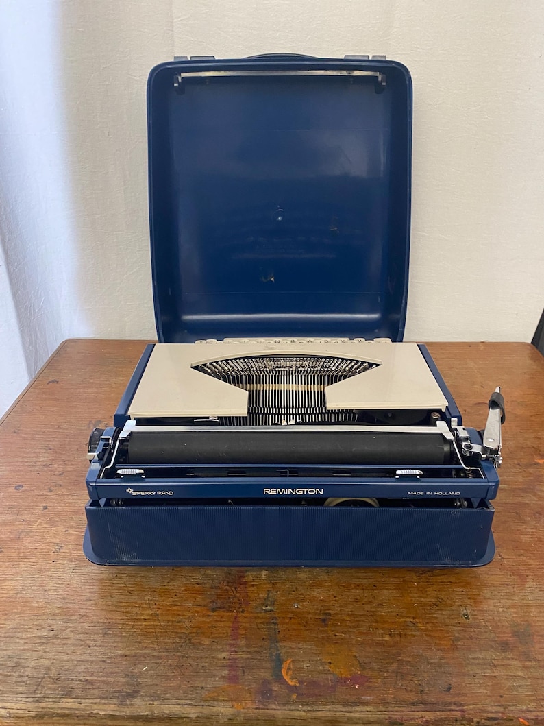 Antique REMINGTON Envoy III Blue Typewriter + Vintage Case #C707 - Etsy