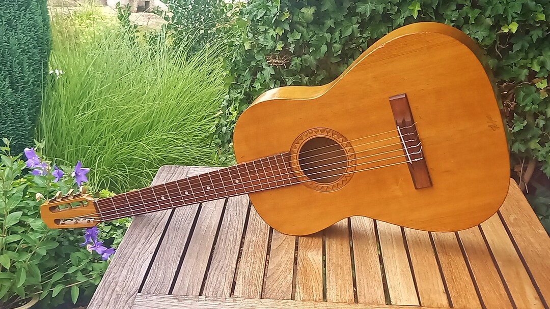 105. HÖFNER Concert Guitar, , 70s, Old Guitar, Chitarra Classica ...