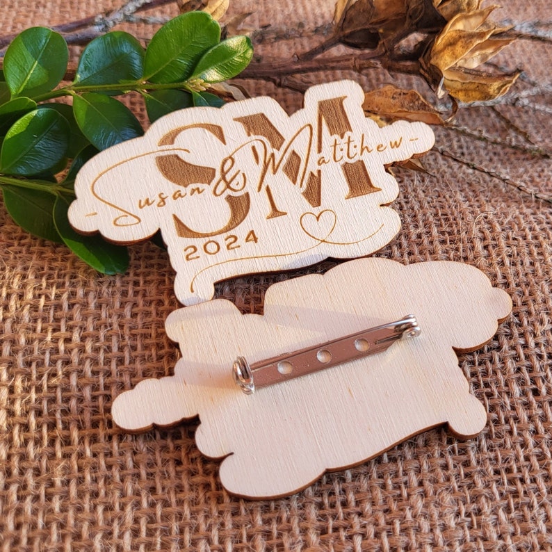 Personalized Wooden Wedding Badge: Engraved Floral Boutonniere - Etsy