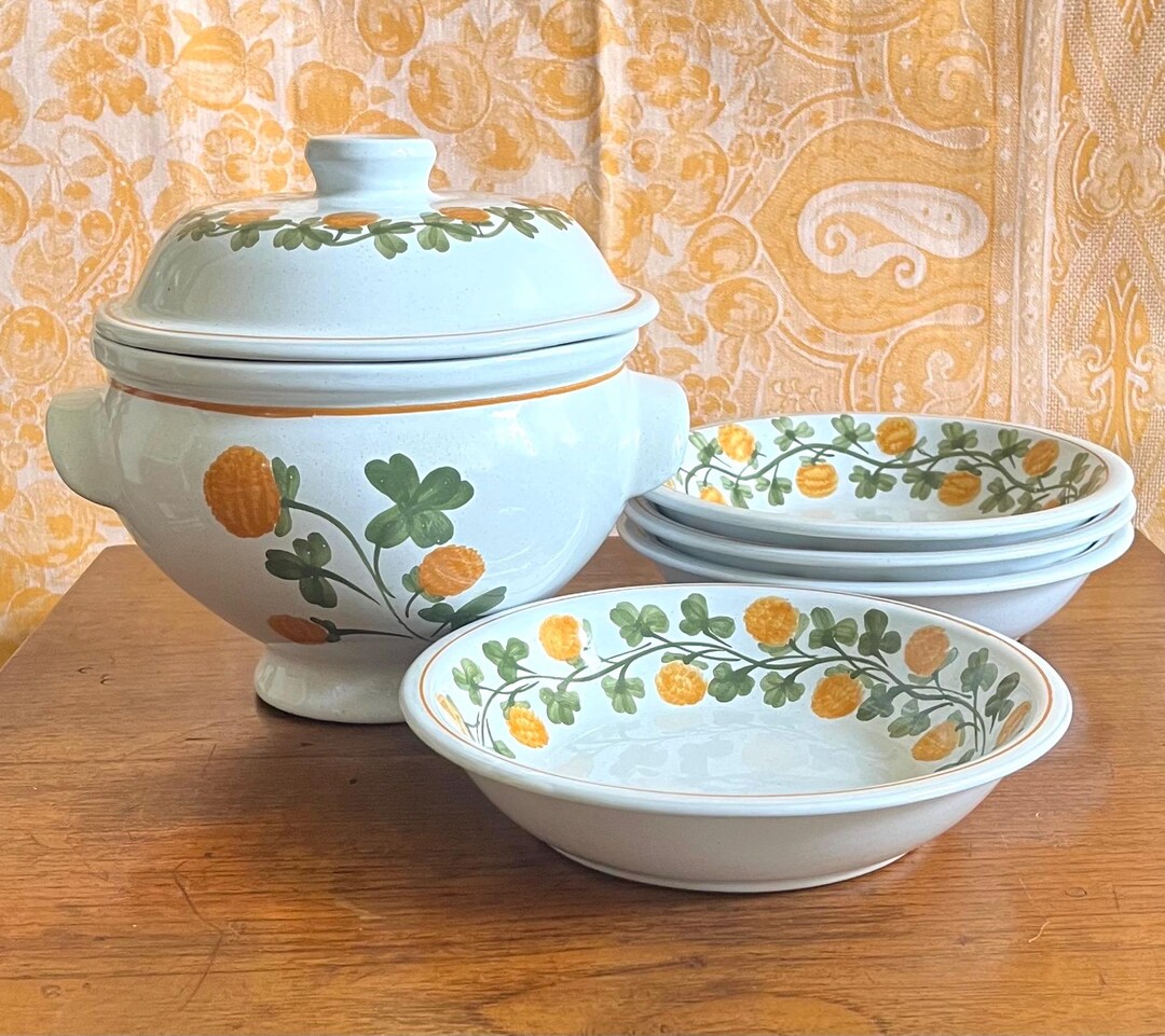 European Country Home Decor: Varoslod Majolika Hungary Clover Pattern ...