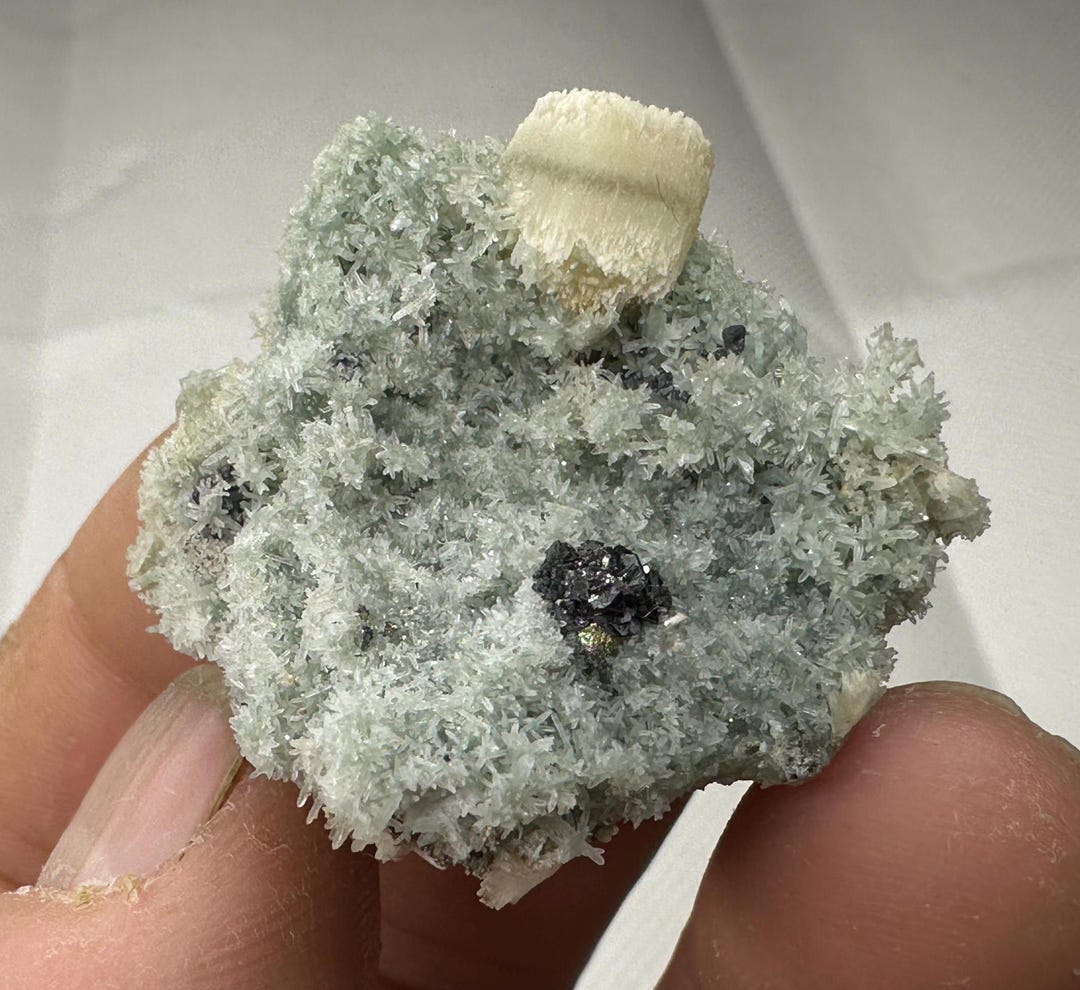 Nice Rare and Very Aesthetic Two Generations Calcite on Quartz With ...