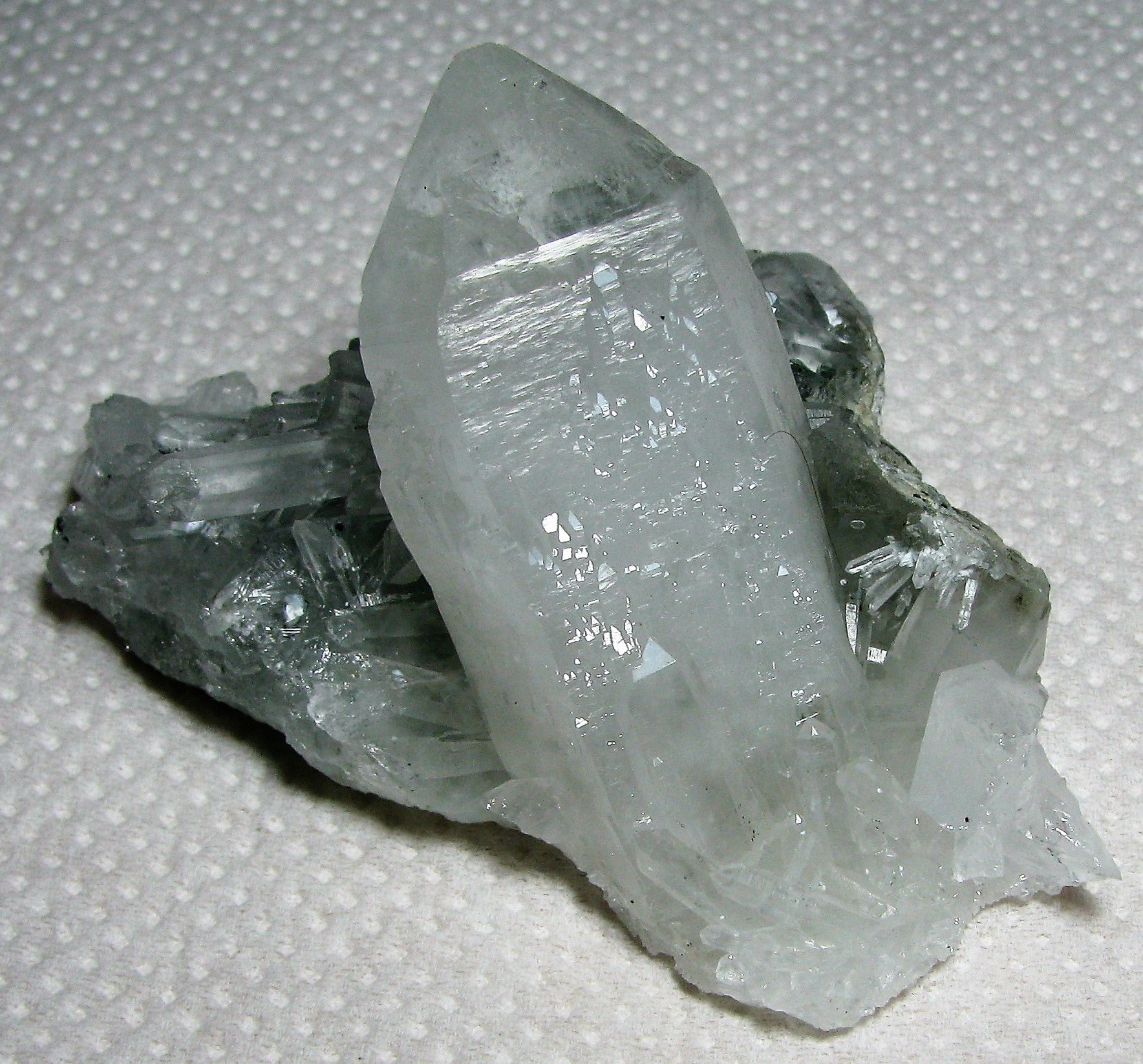 Aesthetic Natural Quartz From the Famous Borieva Mine, Madan, Bulgaria ...