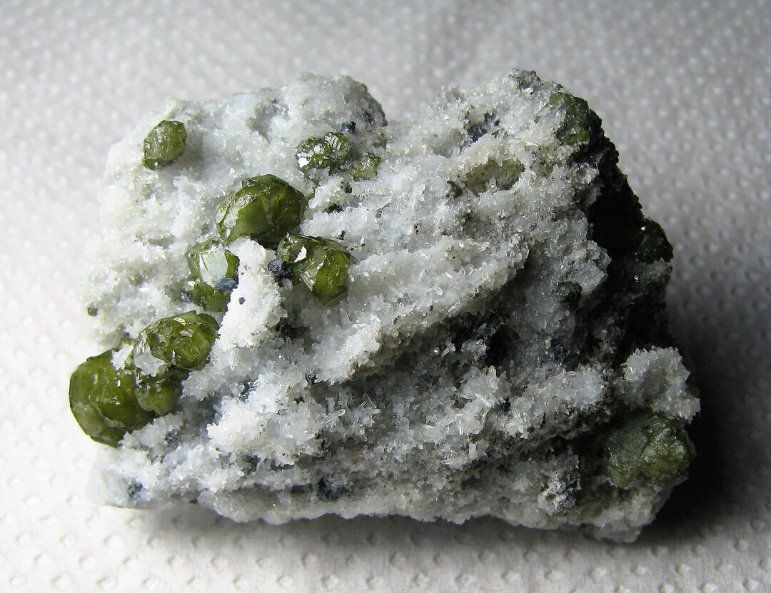 Beautiful Rare Small Crystals Cleophane /sphalerite/ on Quartz,bulgaria ...