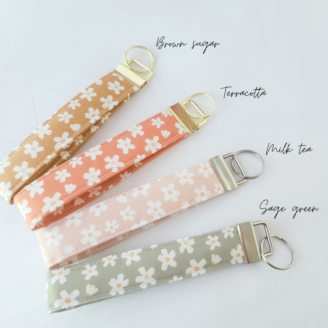 Daisy Flower Wristlet + Lanyard Keychains | Floral Key Fob Strap ...