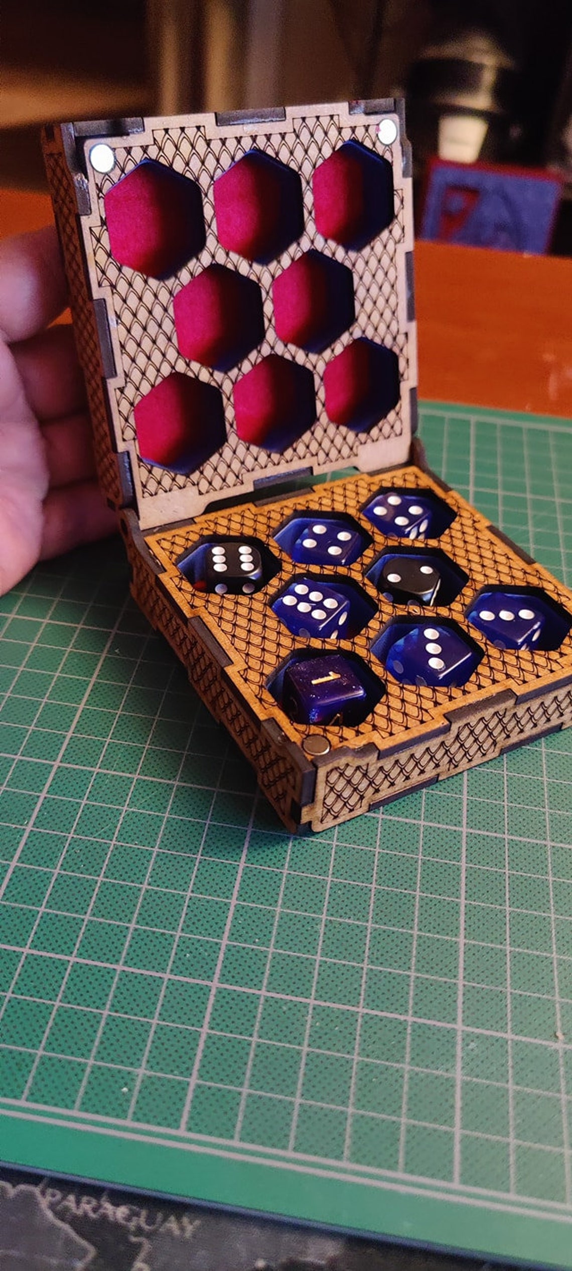 Magnetic Padded Dice Box - Etsy