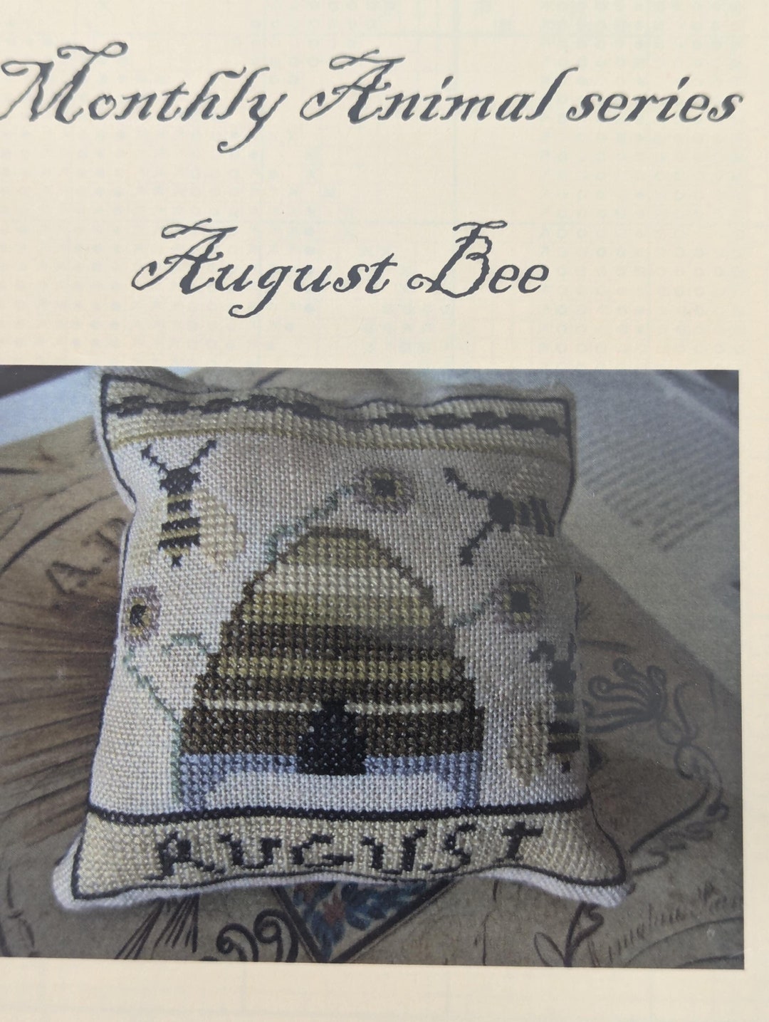 Nikyscreations Monthly Animal Series August Bee Cross Stitch Pattern ...