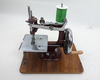Vintage Hand Crank Sewing Machine - Etsy