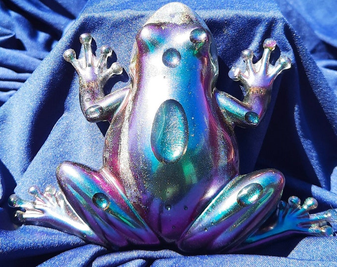 Frog Figurine. Epoxy Resin Frog With Colorchanging Powders. Water ...