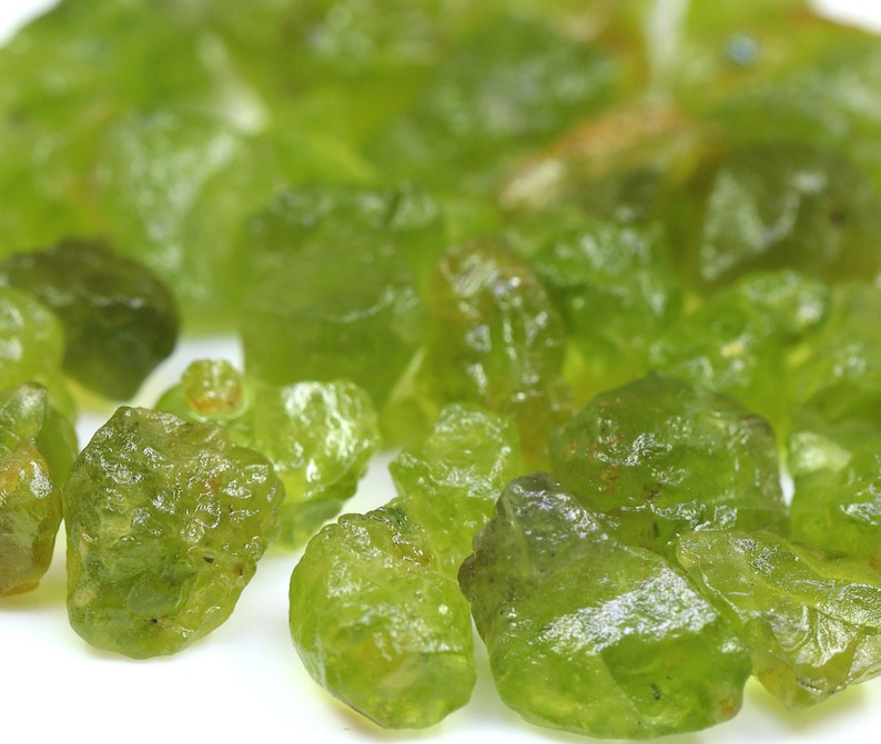 Raw Peridot Crystal, August Birthstone - Etsy