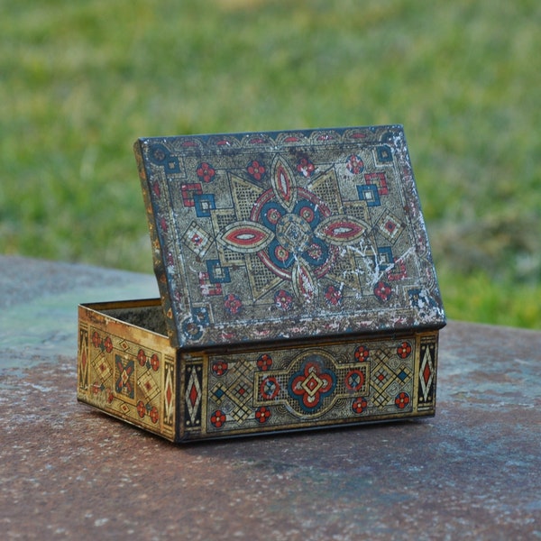 Old Tin Box - Etsy