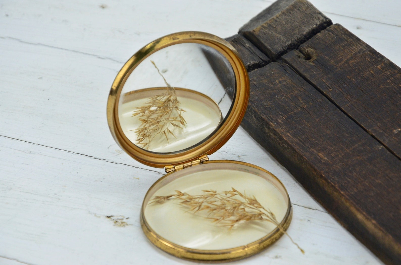 Vintage Powder Box Vintage Makeup Box Vintage Brass Box - Etsy