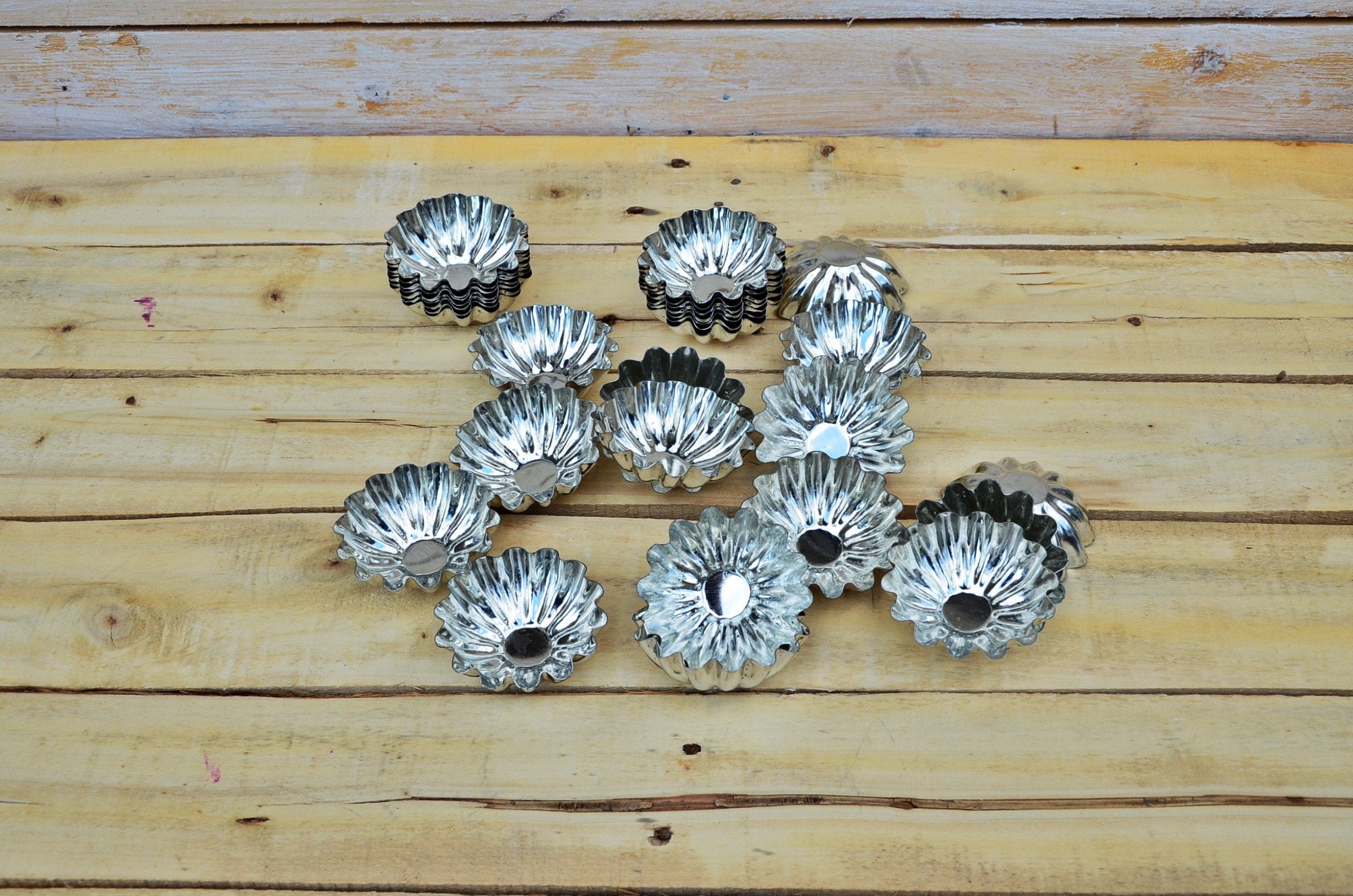Vintage fluted baking moulds Metal tiny forms Small tin | Etsy