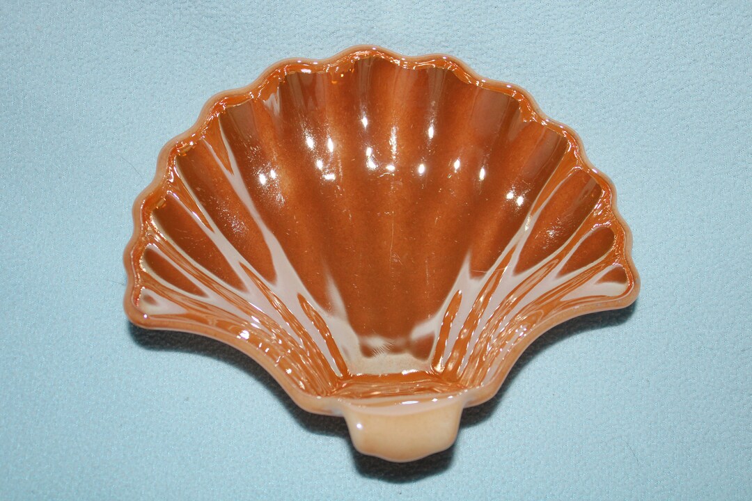 Vintage Iridescent Carnival Peach Glass Shell Milk Glass Fire-king ...