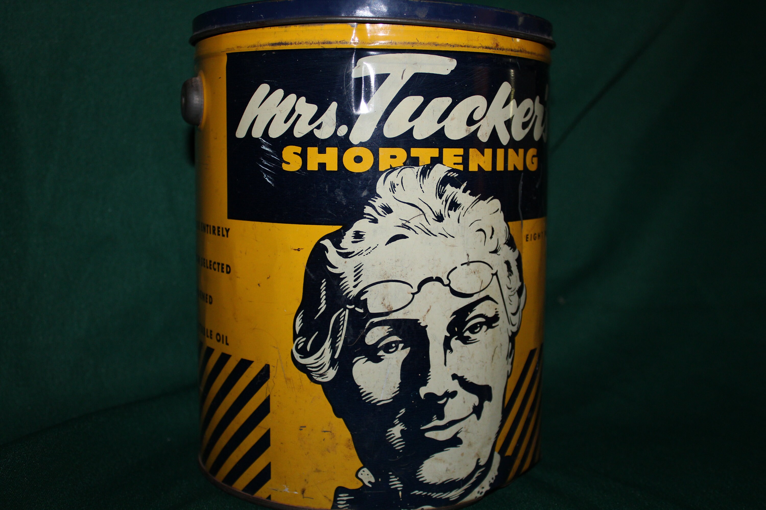 1950's Mrs. Tucker's Shortening Can Holds 8lbs Rusty and Crimped Lid ...
