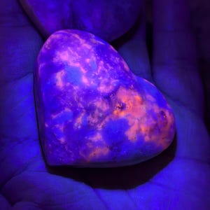 Polished Hackmanite Crystal Heart UV Reactive, Third Eye, Throat, and ...