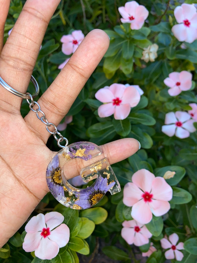 Real flower resin keychain Handmade custom keychain 3D | Etsy