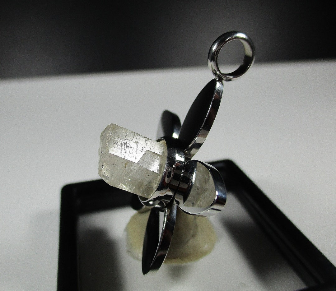 8 Ct. Burmese Phenakite Phenacite Flower Pendant. - Etsy