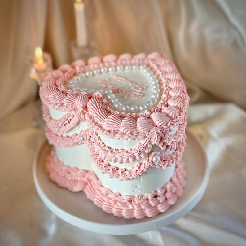 Heart with Pink and Pearls Fake Cake - Etsy Italia