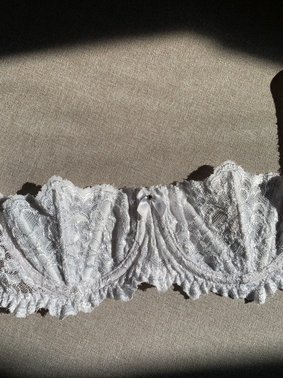 Vintage White Lace Bra - Gem