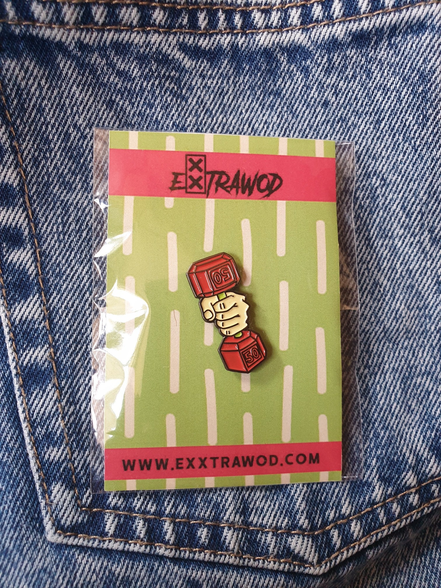 Crossfit dumbell enamel pin traning gym lapel pin - Etsy 日本