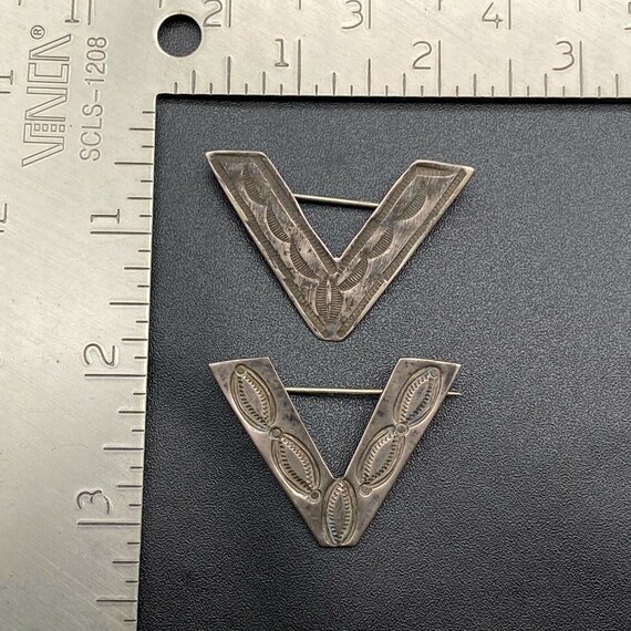 Vintage Navajo WWII Victory sign Hand Stamped Silver … - Gem