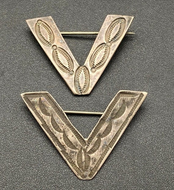 Vintage Navajo WWII Victory sign Hand Stamped Silver … - Gem