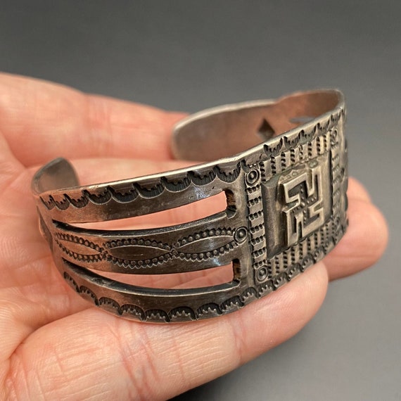 Vintage Navajo Native Whirling Log Hand Stamped Silve… - Gem