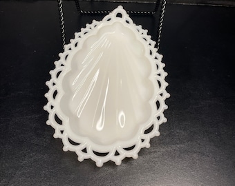 Milk Glass Shell Dish - Etsy