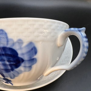 Antique Royal Copenhagen Tea Cup and Saucer 1900-1920 #10/1551 Flow ...
