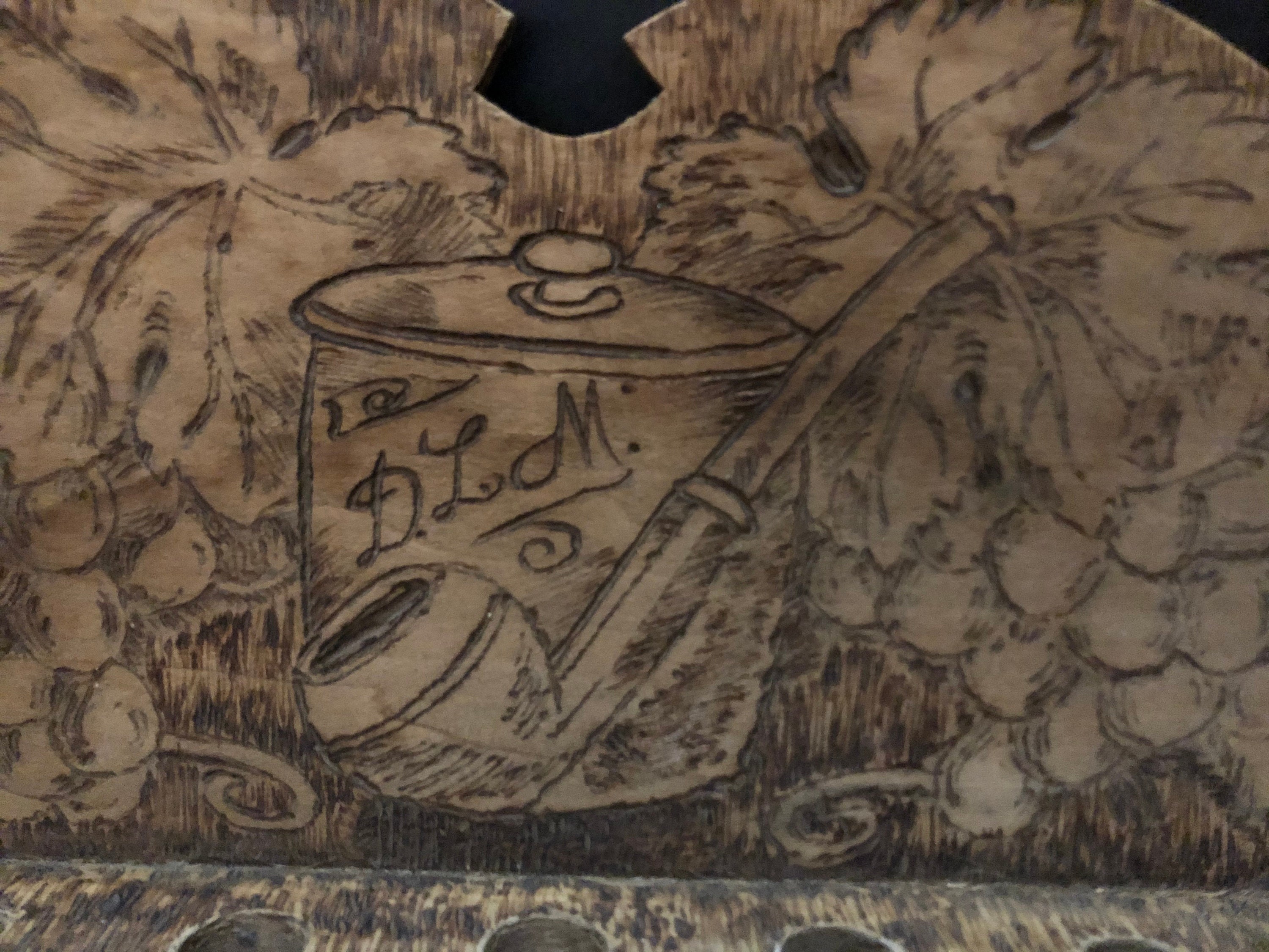 1913 Flemish Art Co Pyrography Pipe Holder With 5 Clay Pipes - Etsy