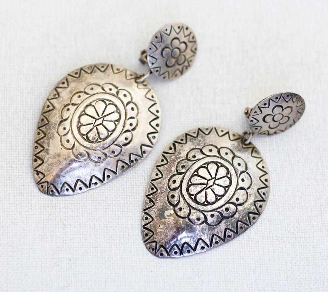 Vintage Silver Tone Inverted Teardrop Shape Large Stylish Clip on ...