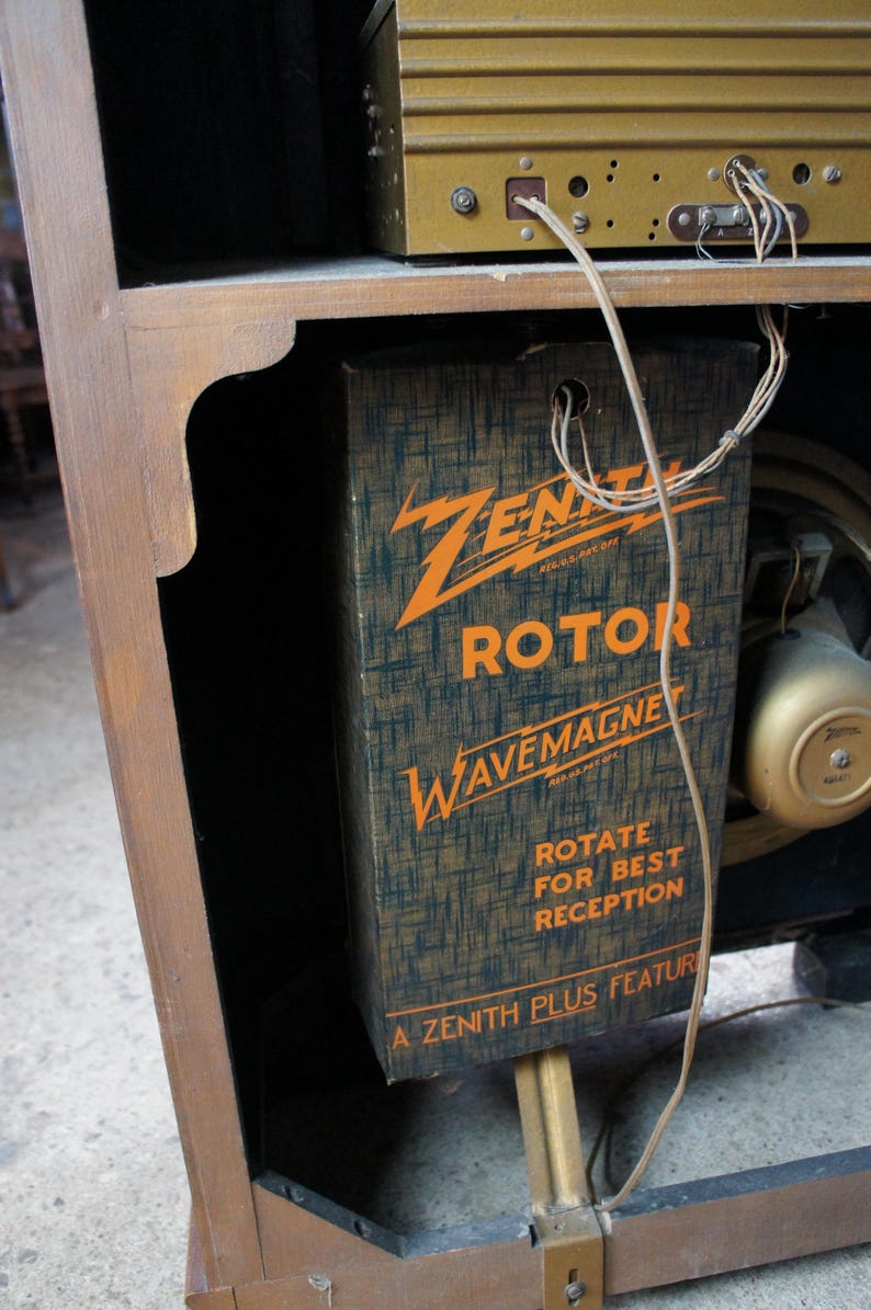 1941 Zenith Art Deco Walnut 8S563 Vacuum Tube Floor Radio Console 40 ...