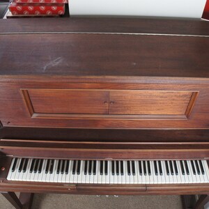 Antique 1915 Mahogany Chicago Cable Company Carolina Inner Player ...