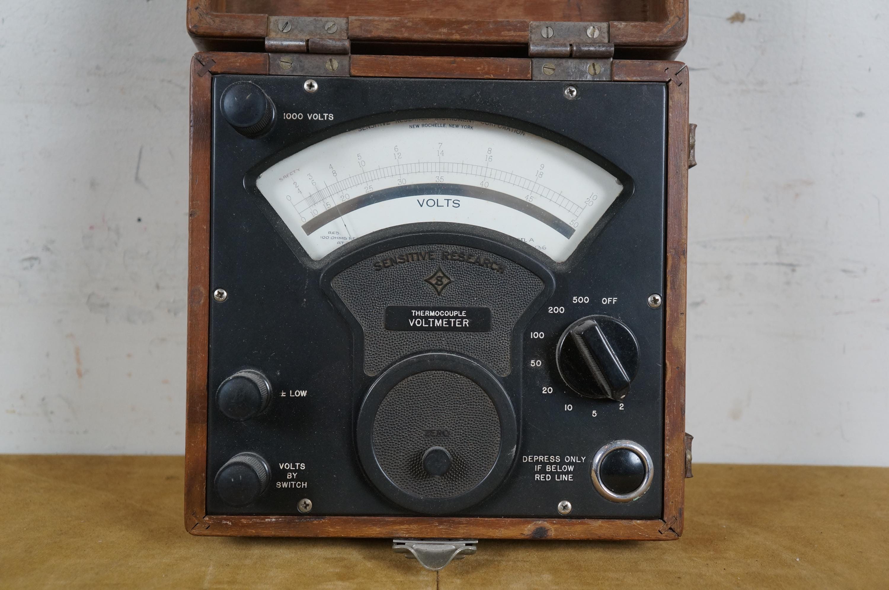 Vintage Sensitive Research Instrument Corp Thermocouple AC Voltmeter ...