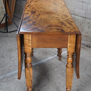 Antique Early American Style Curly Maple Drop Leaf Gateleg Dining ...