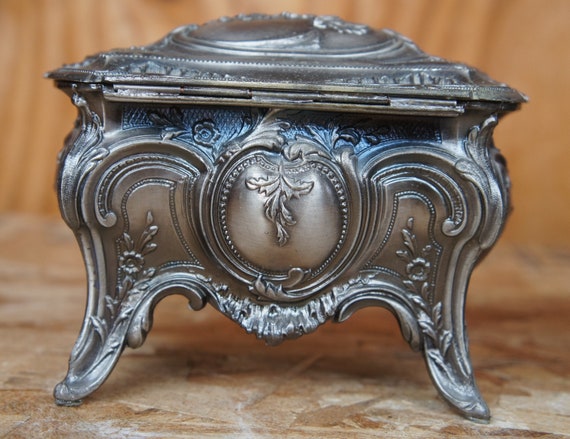 2 Vintage Baroque Revival Silver Metal Repousse Bombe… - Gem